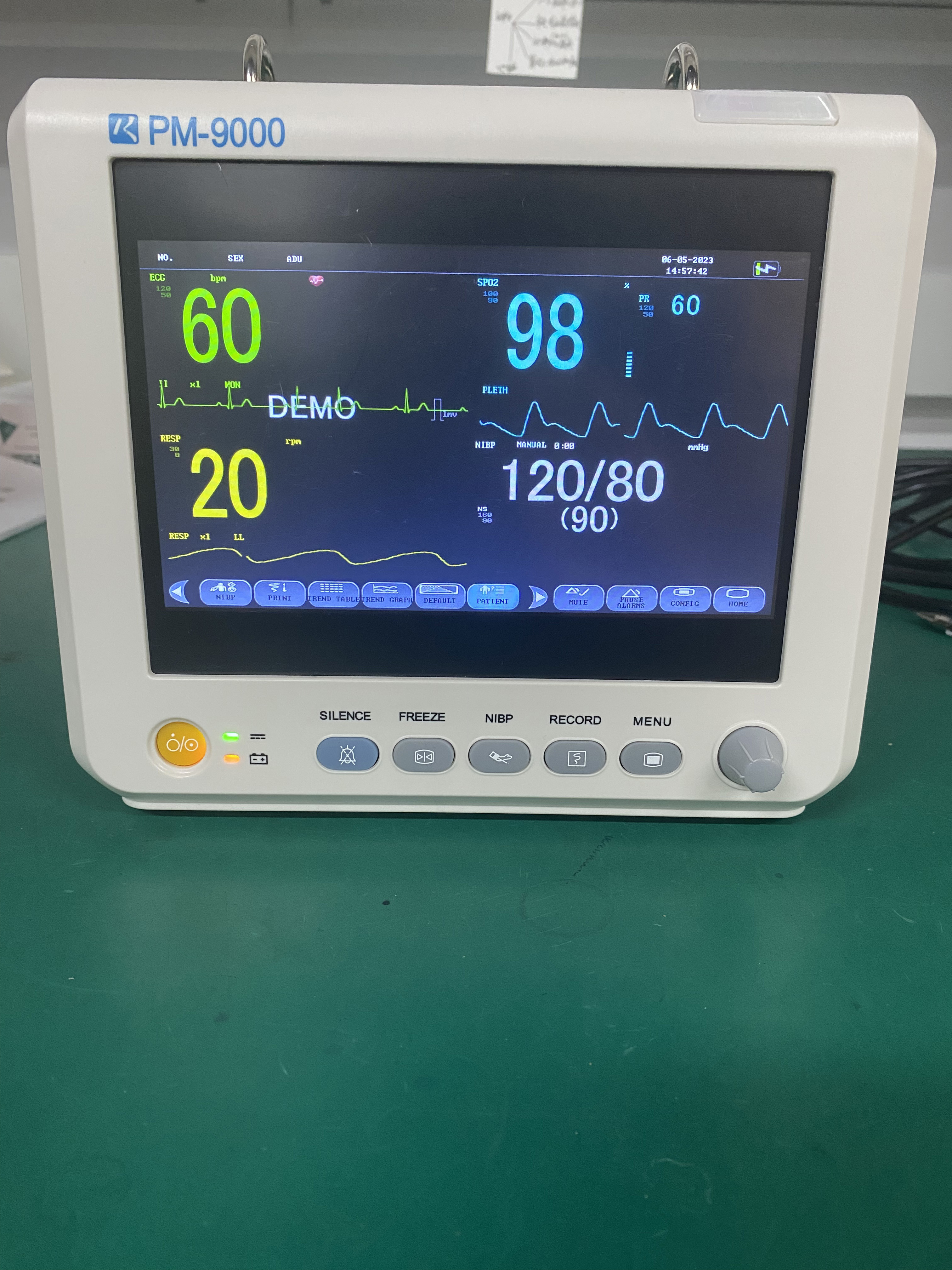 PM-9000 Multi Parameter Vital Sign Ambulance ECG Patient Monitor ...